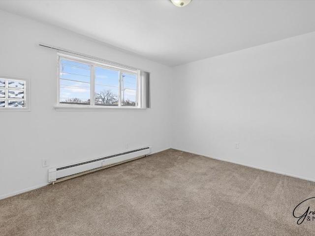 Maplewood Manor 1 Bedroom Apartment for Rent at 6409 Middlebelt Rd, Garden City, MI 48135 Garden City