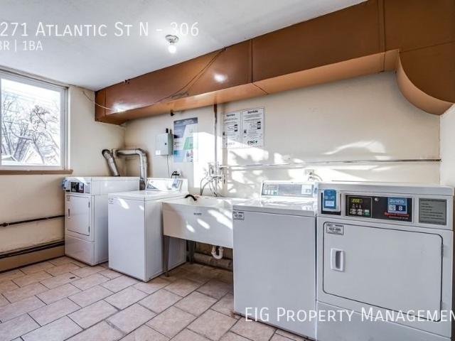 Maplewood Manor 1 Bedroom Apartment for Rent at 2266 Duluth St, Maplewood, MN 55109 Maplewood Oakdale