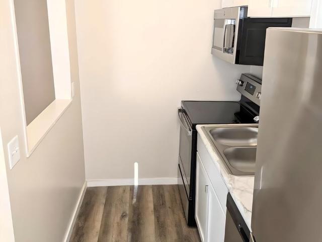 Maplewood Manor 1 Bedroom Apartment for Rent at 2271 Atlantic St, Maplewood, MN 55109 Maplewood Oakdale