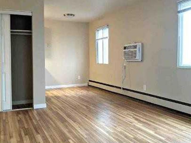 Maplewood Manor 1 Bedroom Apartment for Rent at 2271 Atlantic Street, Maplewood, MN 55109 Maplewood Oakdale