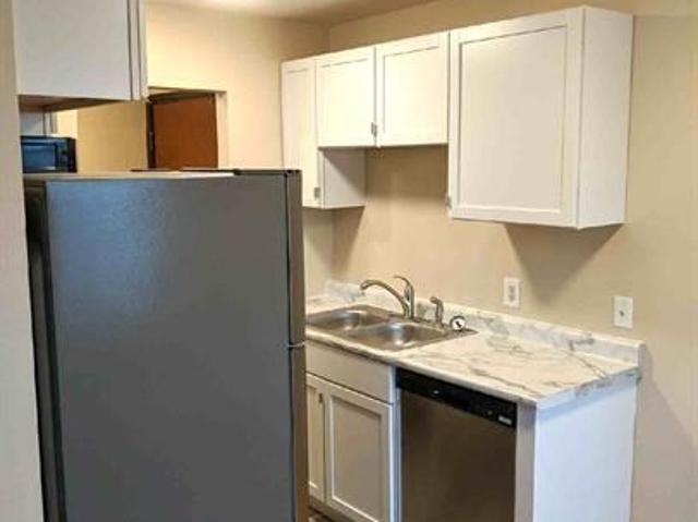 Maplewood Manor Studio Apartment for Rent at 2271 Atlantic St, Maplewood, MN 55109 Maplewood Oakdale
