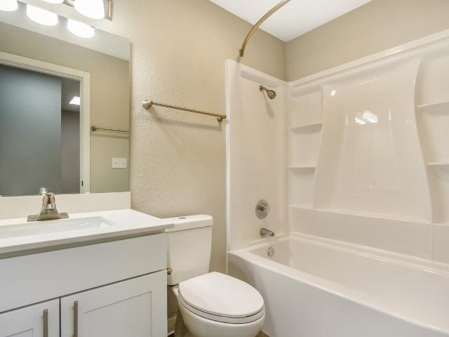 Maplewood Park 1 Bedroom Apartment for Rent at 3815 Ne 4th St, Renton, WA 98056