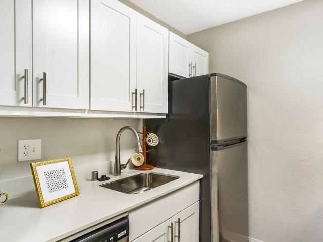Maplewood Park 2 Bedroom Apartment for Rent at 3815 Ne 4th St, Renton, WA 98056