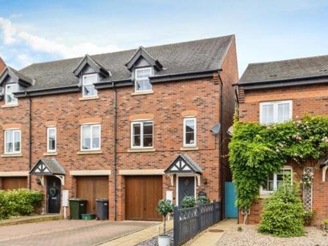 Mapperley Plains, Nottingham, 3 Bedroom Town