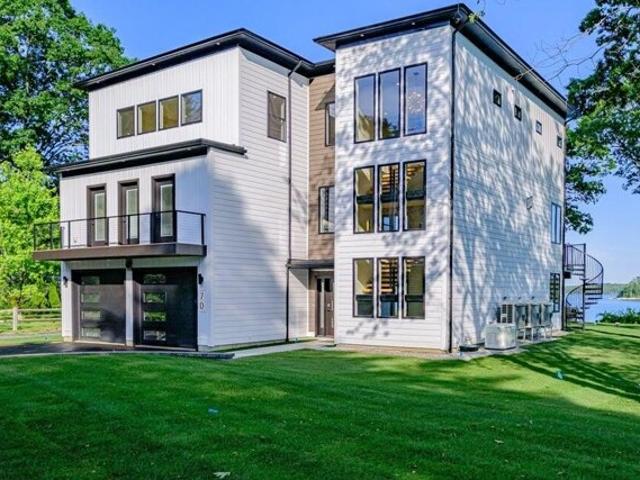 Maquoit Dr, Freeport, Home For Sale
