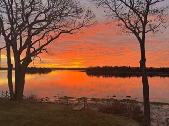 Maquoit Dr, Freeport, Home For Sale