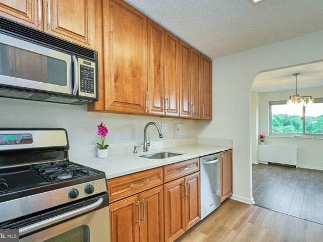 Martha Custis Dr Apt,alexandria, Condo For Sale