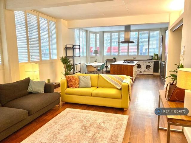 Martha's Buildings, London, EC1V 1 bed flat to rent £3,000 pcm £692 pw