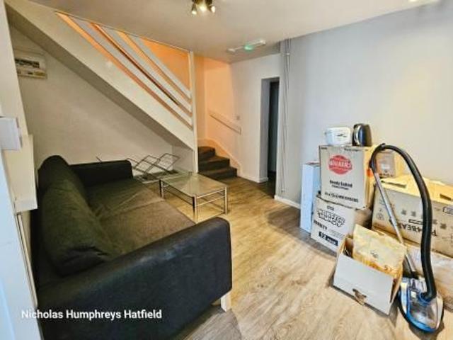 Martin Close, Hatfield, AL10