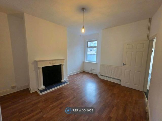 Martin St, Salford M5, 2 bed terraced house to rent, £1,050 pcm | PrimeLocation
