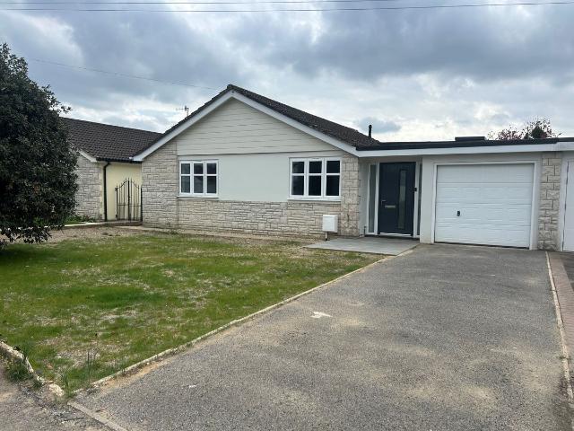 Martindale Avenue, Wimborne BH21, 5 bed bungalow to rent, £3,300 pcm | PrimeLocation