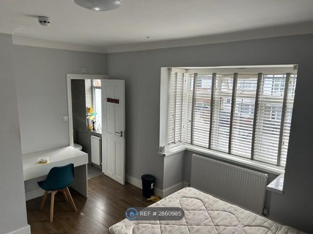Martindale Road, London TW4, Room to rent, £800 pcm | PrimeLocation