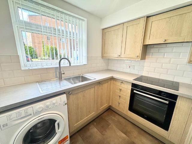 Martindale Road, Liverpool, L18 2 bed apartment to rent £1,000 pcm £231 pw