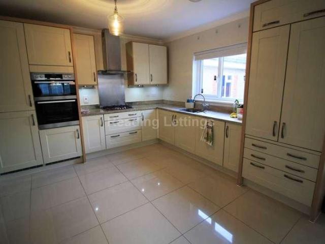 Martinet Road, Woodley, RG5