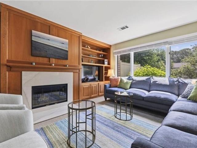 Martingale Ln, Narragansett, Home For Sale