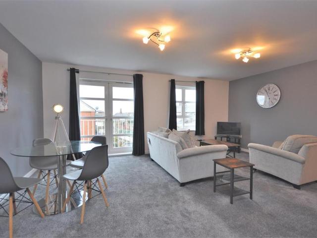 Martins Court, York 2 bed apartment to rent £1,600 pcm £369 pw