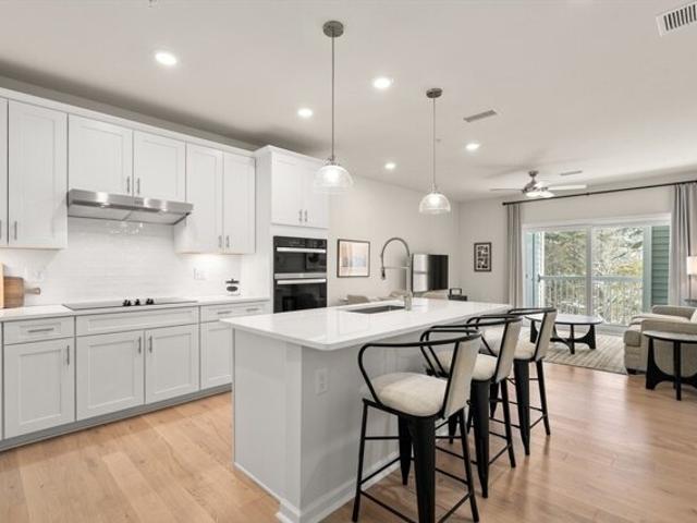 Martins Lndg Apt,north Reading, Condo For Sale