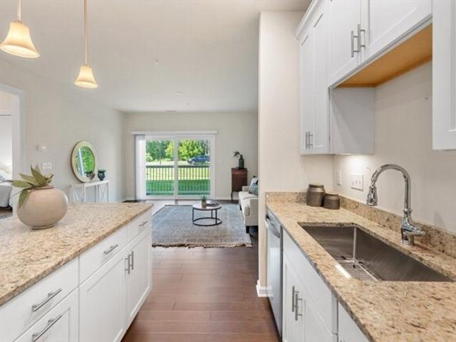 Martins Lndg Apt,north Reading, Condo For Sale