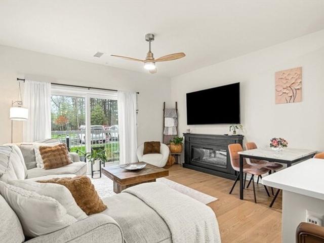 Martins Lndg Apt,north Reading, Condo For Sale