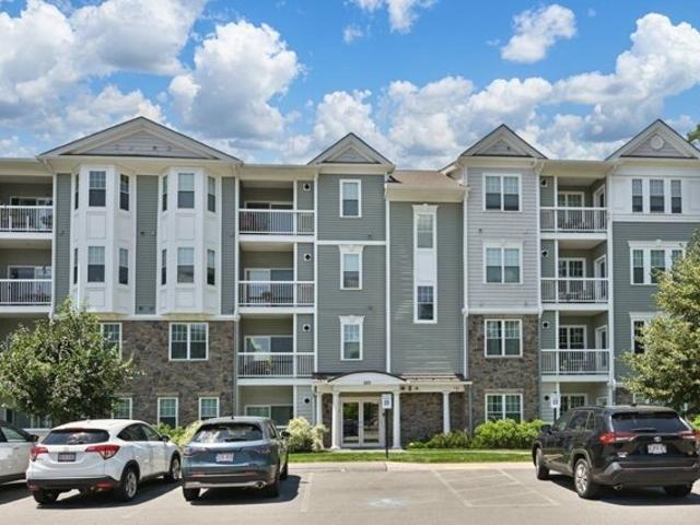 Martins Lndg Apt,north Reading, Condo For Sale
