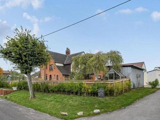 Martins Road, Keevil, 4 Bedroom Detached