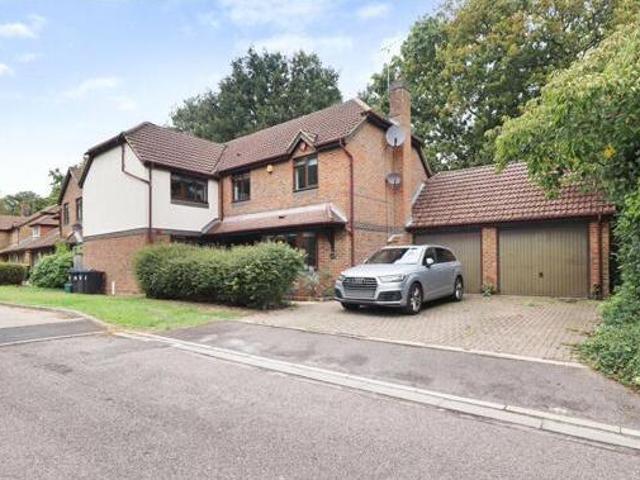 Martinsyde, Woking, 4 Bedroom Detached