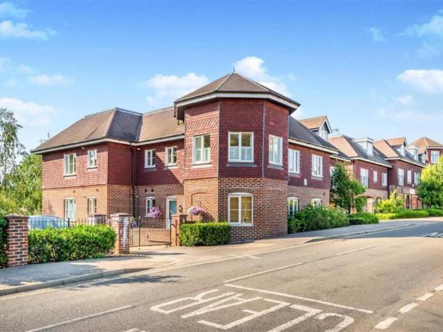 Martlet Court, Church Street. 1 bed flat to rent £1,050 pcm £242 pw