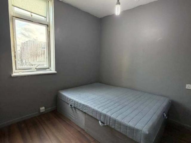 Martlet Grove, Northolt, London UB5, Room to rent, £695 pcm | PrimeLocation