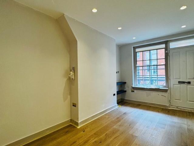 Martlett Court, Wc2B, Covent Garden