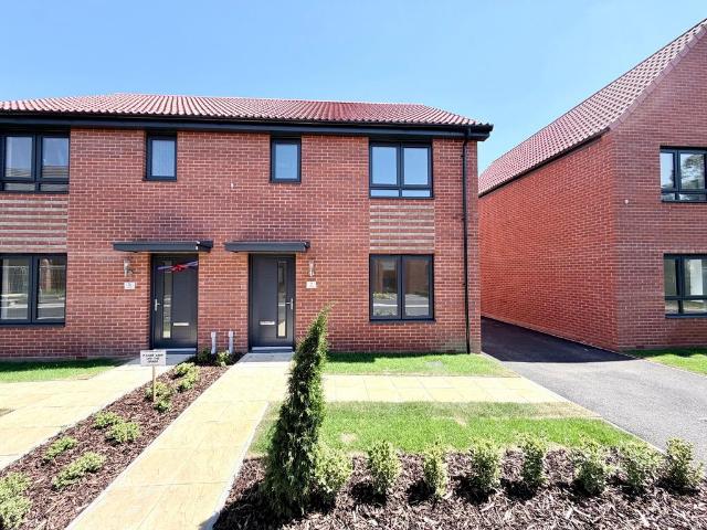 Martlesham Heath, Ipswich IP5 3 bed semi detached house to rent £1,595 pcm £368 pw