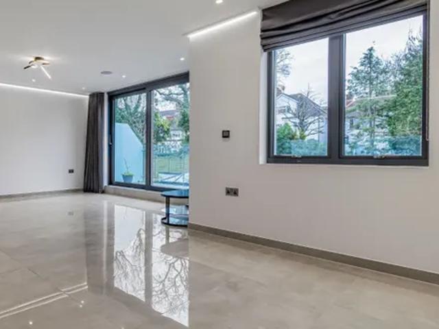 Mary Macarthur, 42 Woodstock Road, London, NW11 8ER, United Kingdom | 2 bed apartment for rent #165974772 | Rentberry
