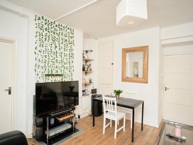 Mary MacArthur House – Room 3