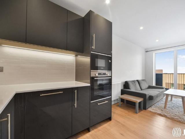 Mary Neuner Road Crouch End N8 2 bed apartment to rent £2,600 pcm £600 pw