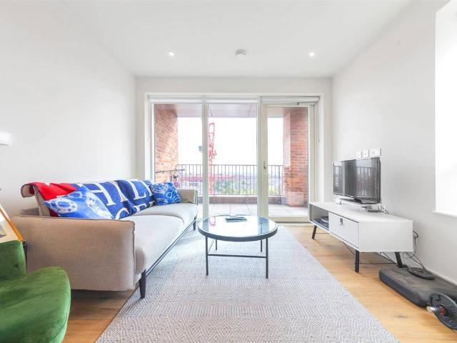 Mary Neuner Road, Hornsey N8, 2 bed flat to rent, £2,500 pcm | PrimeLocation
