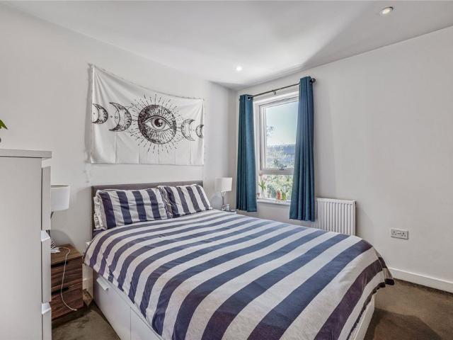 Mary Neuner Road, London, N8 0ER