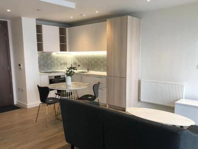 Mary Neuner Road, London, Studio Flat For