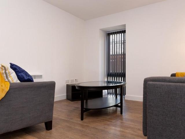 Mary Ann Street, Birmingham B3 2 bed flat to rent £1,195 pcm £276 pw