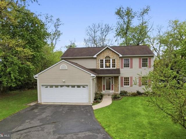 Mary Ct, Cranbury, Home For Sale