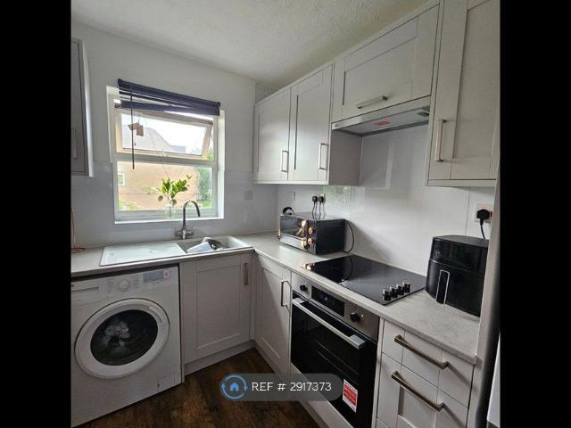 Maryland Park, London E15, 2 bed flat to rent, £1,900 pcm | PrimeLocation