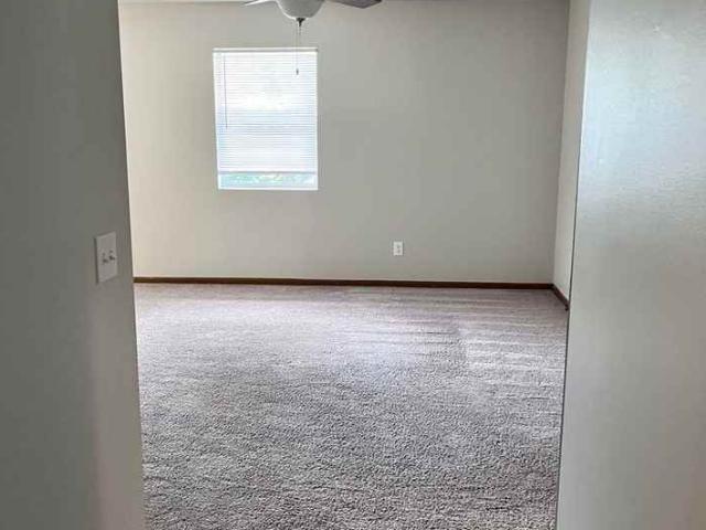 Maryland School Apartments Studio Apartment for Rent at 801 E Springhill Dr, Terre Haute, IN 47802
