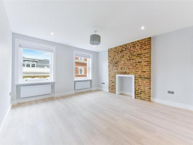 Marylebone High Street, London W1U 2 bed apartment to rent £3,900 pcm £900 pw