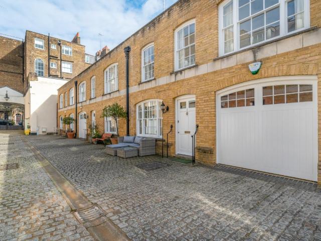 Marylebone, London, 2 bed, Mews House for Rent, Reduced