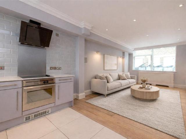 Marylebone Road, London, NW1 2 bed apartment to rent £3,597 pcm £830 pw