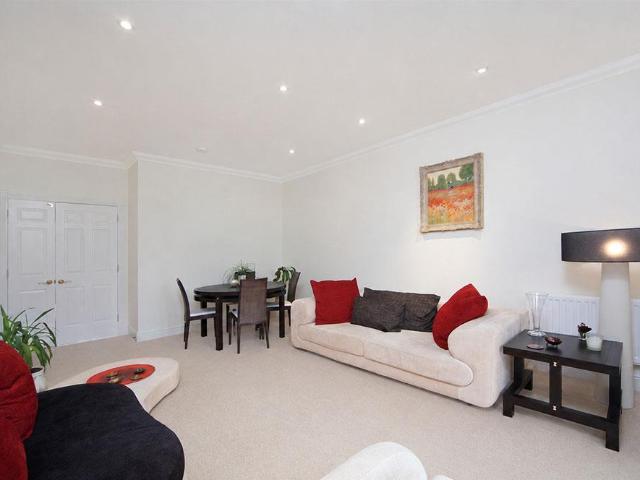 Marylebone Road, London NW1 3 bed apartment to rent £4,832 pcm £1,115 pw