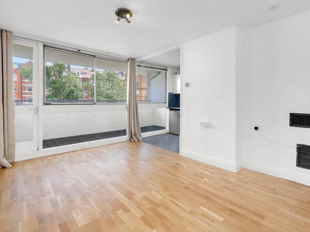 Marylebone | Self Contained Studio | Balcony