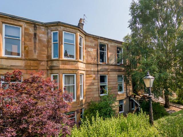 Marywood Square, Stathbungo, Glasgow 2 bed apartment to rent £1,595 pcm £368 pw