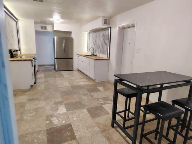 Maryvale Village Home, a minute walk to the transi