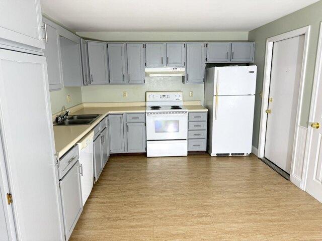 Mar Val Ter Apt D, Winslow, Condo For Sale