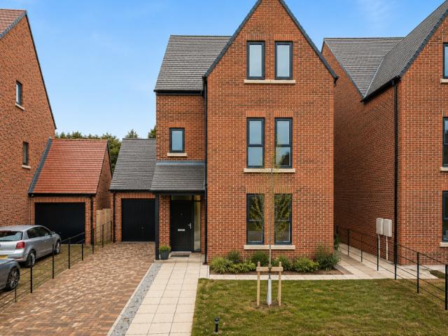 Mara Drive, Northwich CW8, 5 bed detached house to rent, £1,700 pcm | PrimeLocation