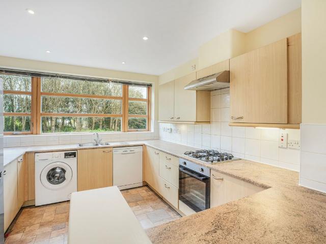 Mara Place, Milton Keynes MK9, 4 bed town house to rent, £1,750 pcm | PrimeLocation